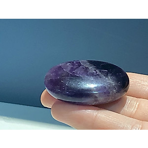 Amethyst Thumb Healing Crystals Stones Sets Hand Carved Stones Gemstone Pocket Natural Stone Meditation Reiki Energy Oval Palm Stone Worry Stone for Anxiety Therapy