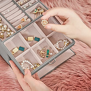 BEWISHOME Jewelry Box for Girls Women,3 Layers Jewelry Organizer Box Gifts for Girls Women, Mini Jewelry Travel Case with Lock, PU Leather Jewelry Case for Earrings, Rings, Necklaces Grey, SSH88H