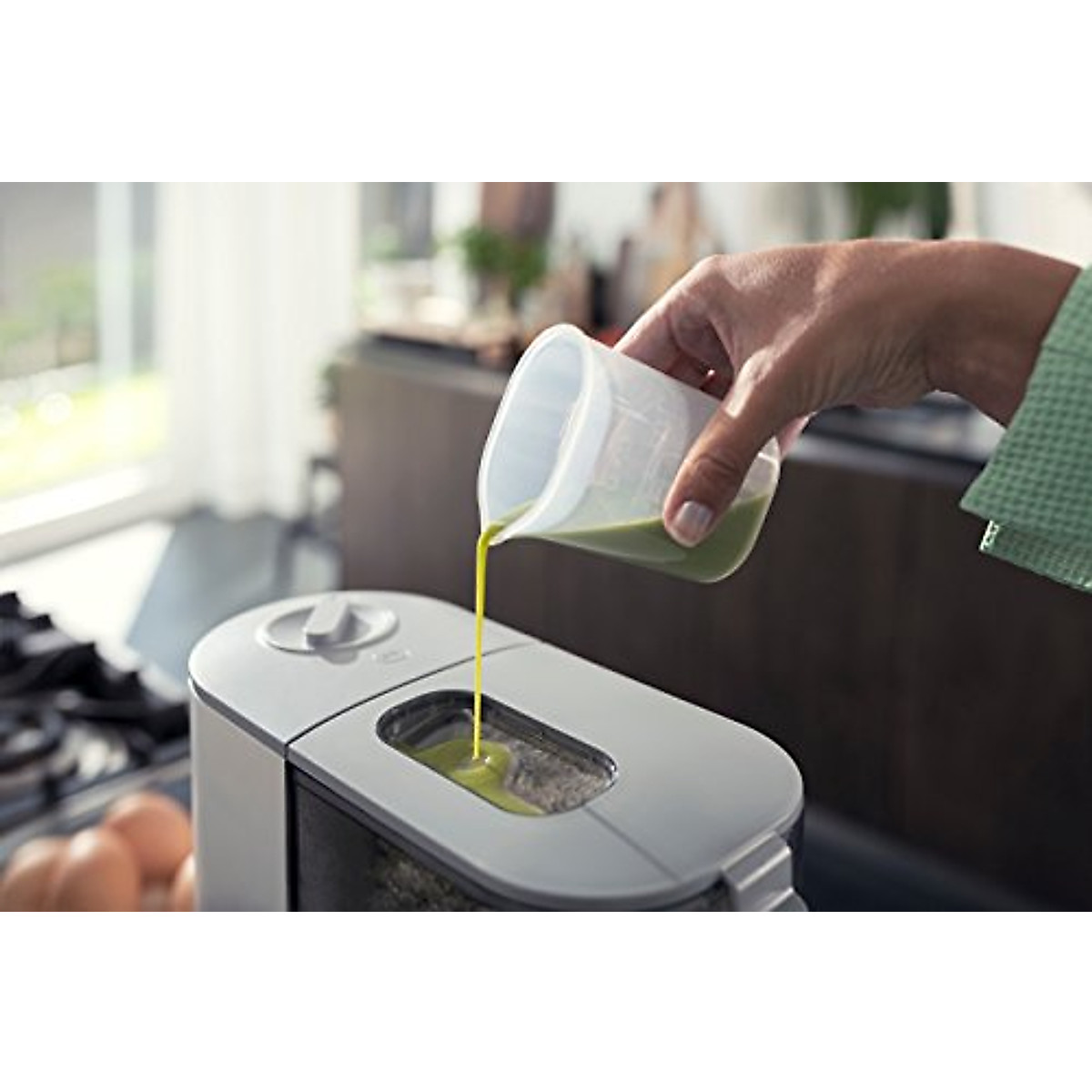 Philips Compact Pasta and Noodle Maker with 3 Interchangeable Pasta Shape Plates - White - HR2370/05