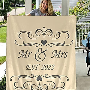 Wedding Gifts Flance Blanket for Couples, Unique Gifts for Luxury Bed Blanket, Soft Flance Plush Throw, 50 x 60 Inch, Mr & Mrs 2022