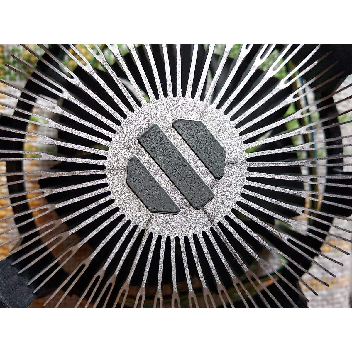 Intel E97379-001 Core i3/i5/i7 Socket 1150/1155/1156 4-Pin Connector CPU Cooler With Aluminum Heatsink and 3.5-Inch Fan For Desktop PC Computer