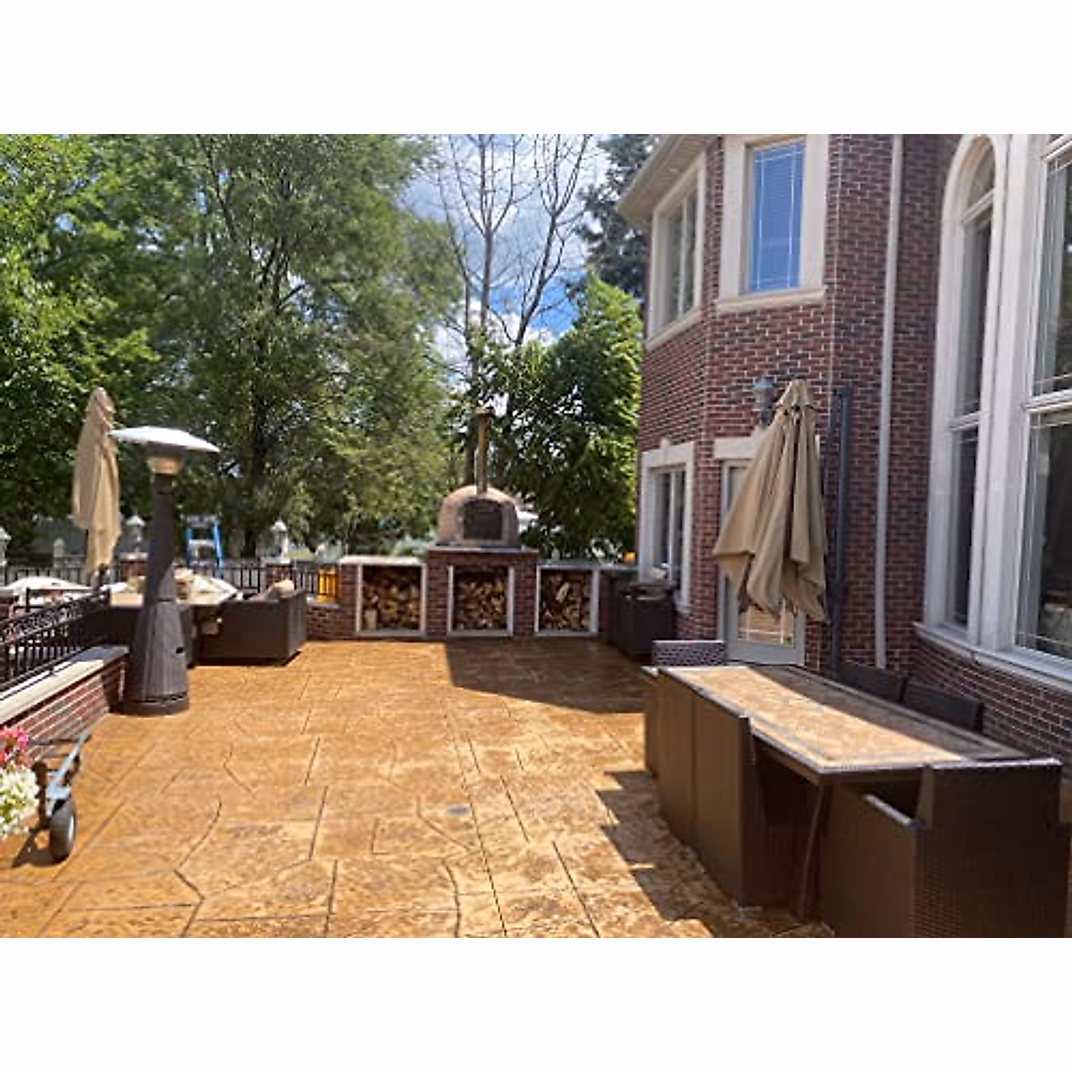 Authentic Pizza Ovens Rustic Lisboa Traditional Brick Premium Pizza Oven, Wood Fire Outdoor Oven