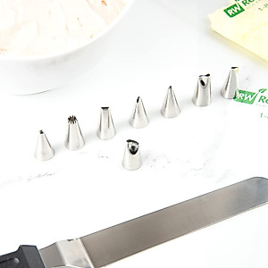 Restaurantware Pastry Tek Leaf Icing Tip 1 Reusable Piping Tip - #65 Dent-Resistant Stainless Steel Decorating Cake Tip Dishwasher-Safe Decorate Cupcakes Cakes or Cookies