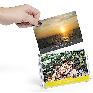 Displays2go Postcard Holders for Tabletop, Fits 6 x 4 Inch Cards, Set of Twenty – Clear (LHPCLAND)