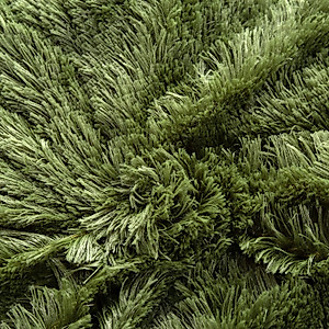 YUSOKI Olive Green Faux Fur Throw Blanket,2 Layers,50" x 60" Cozy Plush Fluffy Blanket Furry Fuzzy Warm Cute Shaggy Blanket for Fall Bed Living Room Décor Baby Women Pet