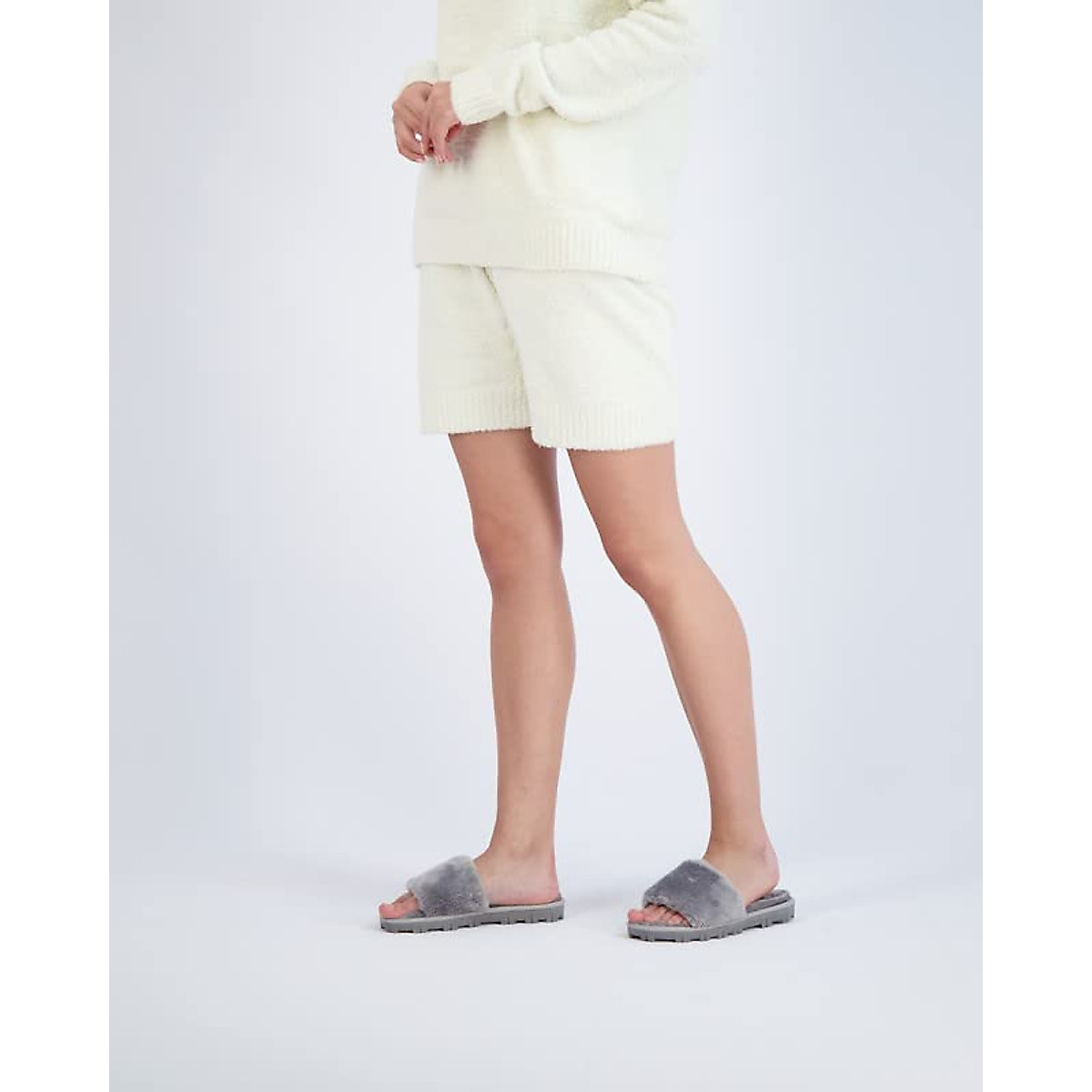 CUSHIONAIRE Women's Mushi Cozy Slipper +Memory Foam, Black 10