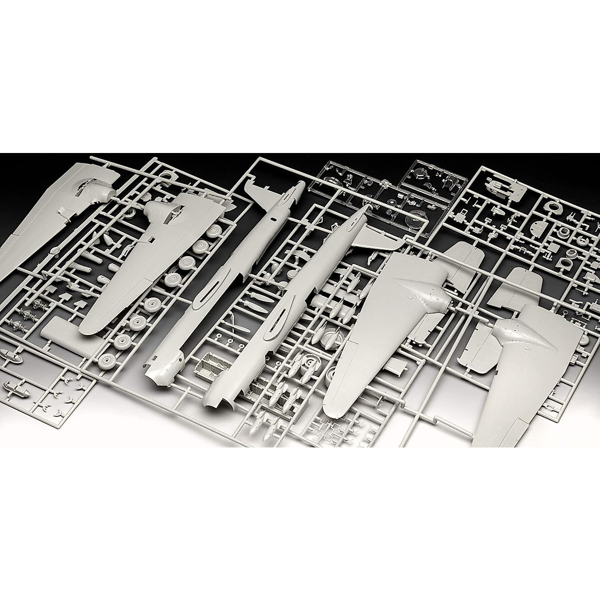 Revell Greif Heinkel He177 A-5 Griff, Multi Colour 03913