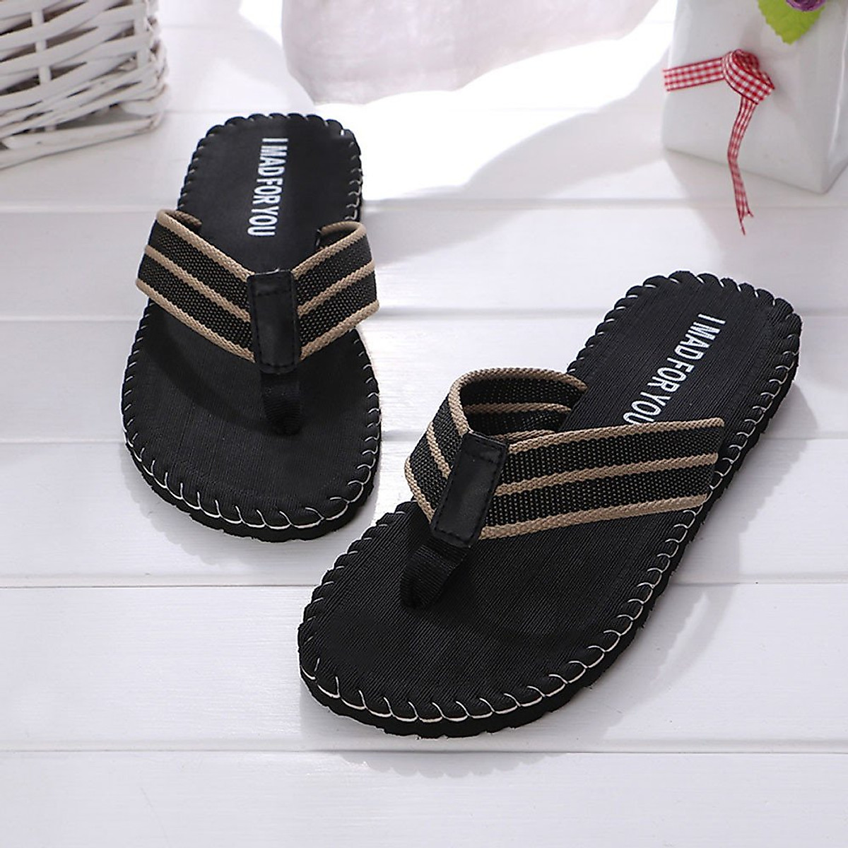 HunYUN Men Summer Shoes Sandals Male Slipper Indoor Or Outdoor Flip Flops Home Slipper use Everyday