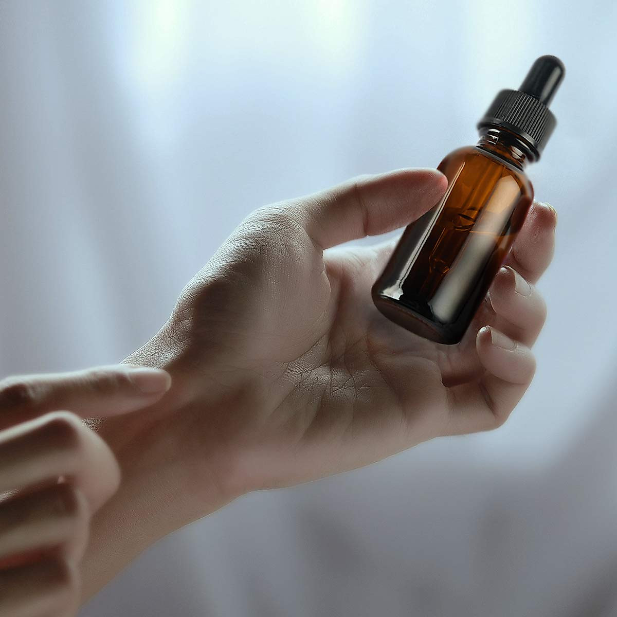 Eye Dropper Bottle, Hoa Kinh 48 Pack 1 oz 30ml Amber Glass Dropper Bottle with Droppers, 2 Funnels for Essential Oils, Perfumes (Brown, 1oz)