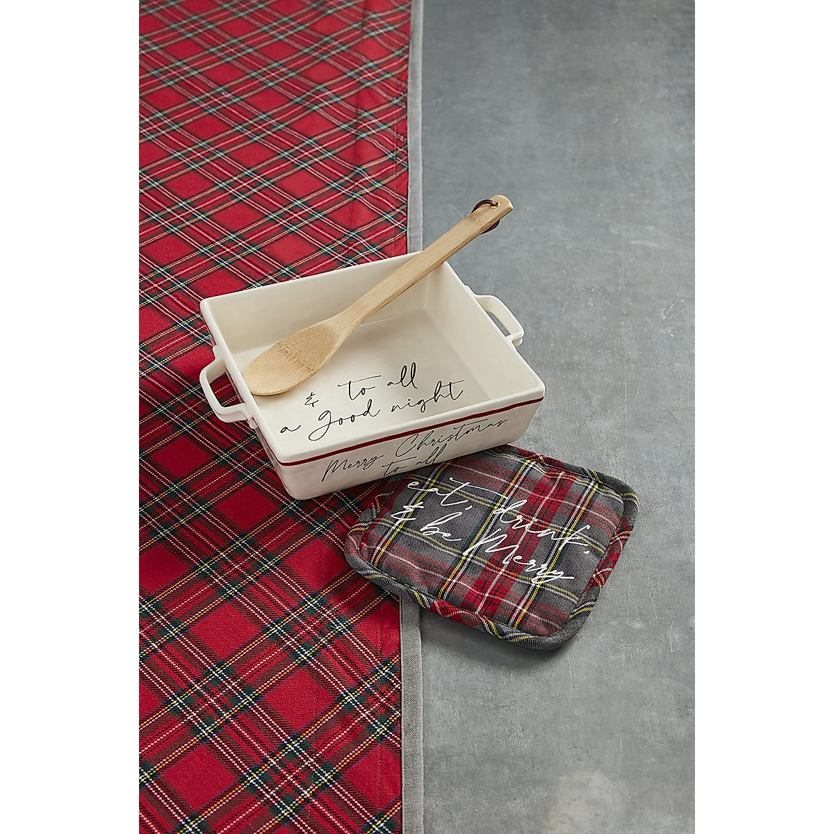Mud Pie Christmas Baker and Tartan Towel Set, 8.75" x 10.25"