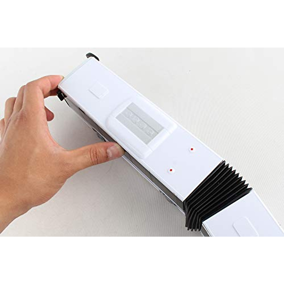 Daron RT8563 New York City MTA Metro Articulated Electric Bus 1:43 Scale- 16 Inches long White/Blue/Black