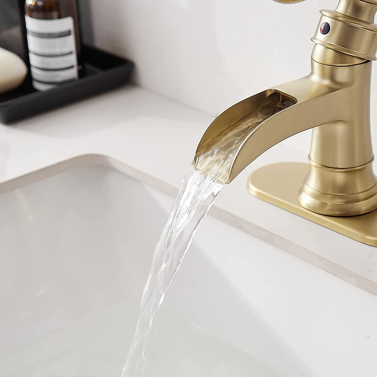Bathfinesse Gold Bathroom Faucet Waterfall Bathroom Sink Faucets Brass with Pop Up Drain Stopper Single-Handle 1 Hole Faucet