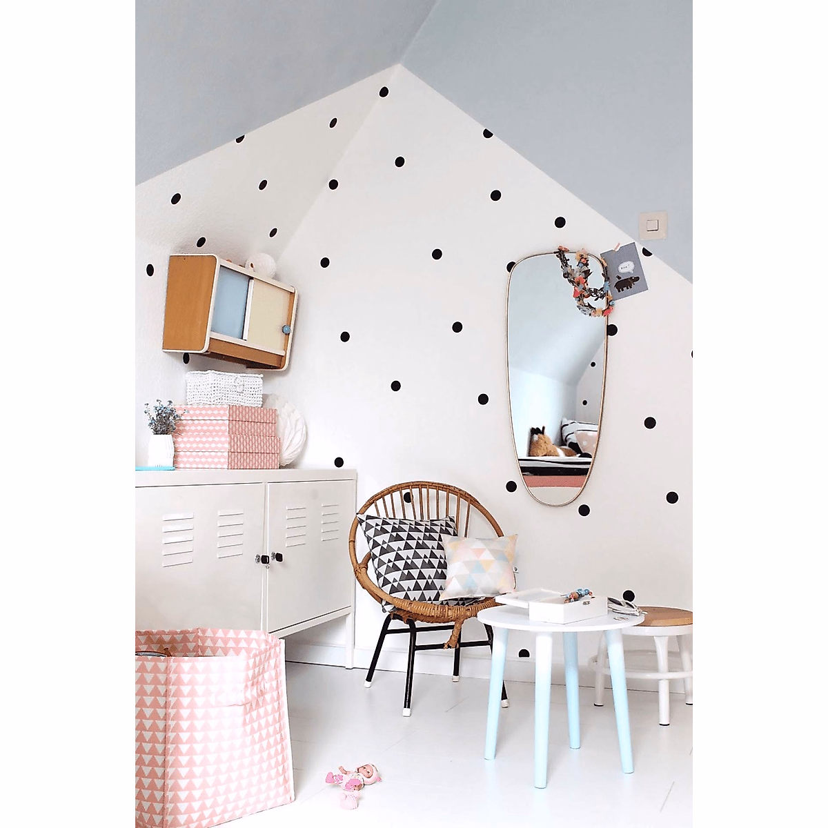 StickerDeen | Polka Dot Circles Round Shape Style Decoration Removable Wall Art Vinyl Decal Stickers | (Pack of 112) (Black)