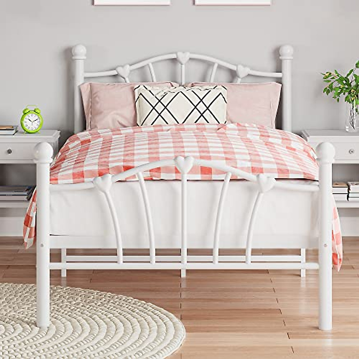 Amyove White Twin Metal Bed Frame with Heart Shaped Headboard and Footboard Solid Metal Platform Mattress Foundation Noise-Free Heavy Duty Bed Slats Support No Box Spring Needed, Easy Assembly