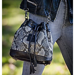 STS Ranchwear Women's Casual Everyday Multifunctional Santana Collection Bucket Bag with Adjustable Strap, Gray