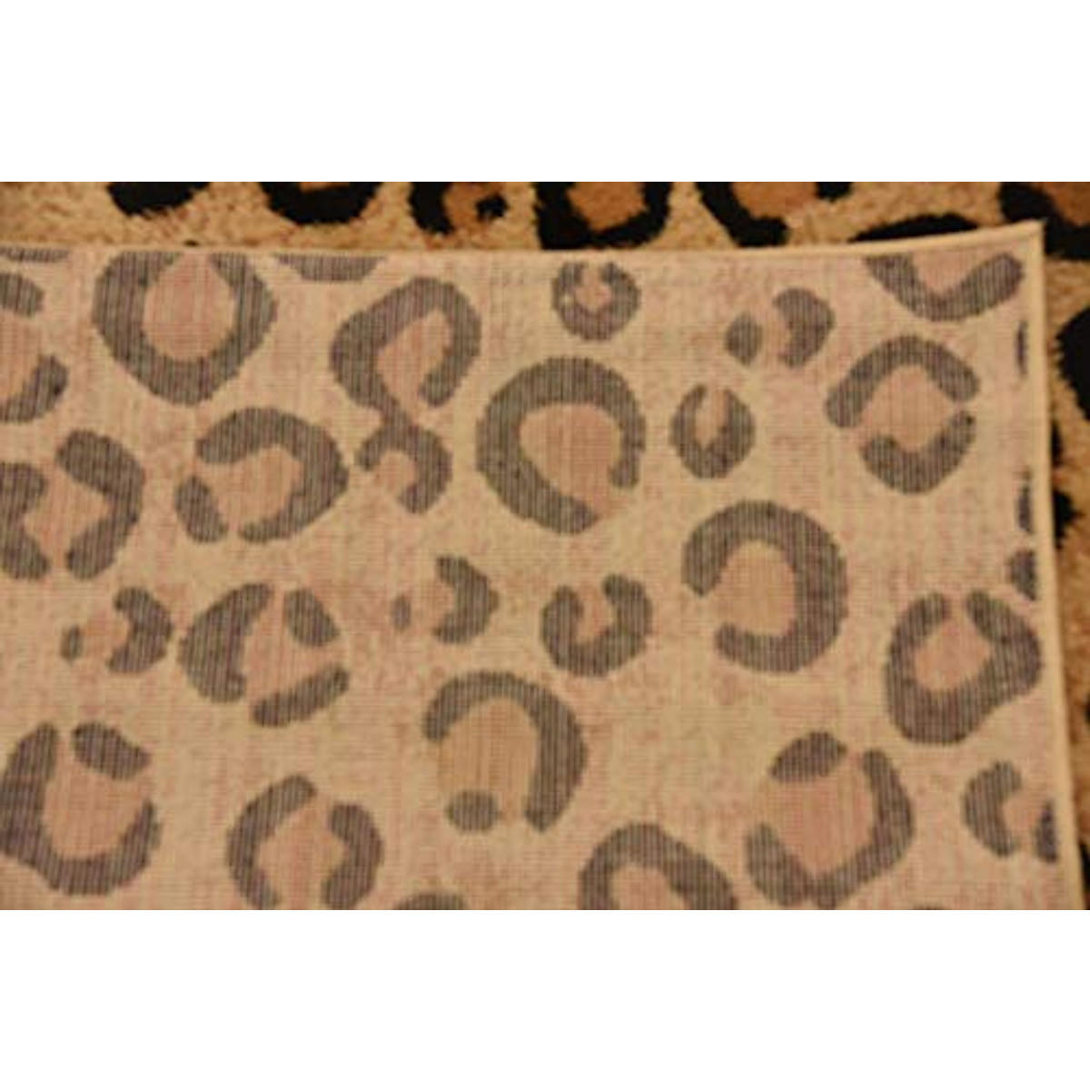 Unique Loom Wildlife Collection Area Rug - Leopard (5' 3" x 8' Rectangle, Light Brown/ Black)