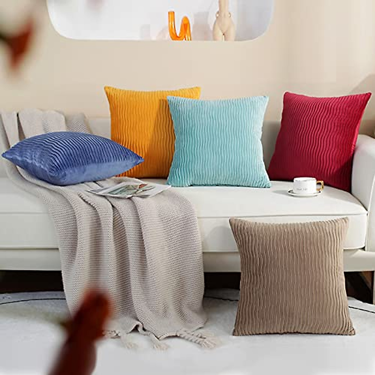 Gloppie Throw Pillow Covers Decorative Pillows Covers 18x18 inch Velvet Couch Pillow Case Square Pillow Cases Cushion Covers for Sofa Bed Office Chair Dorm Room Decor Pink