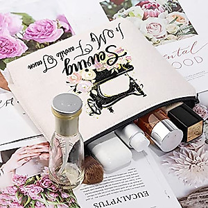 CMNIM Sew Gifts for Women Designer Quilting Cosmetics Bag Gifts for Seamstress Dressmaker Pouch Bag Sewing Is My Favorite Season (Sewing Season Makeup Bag)