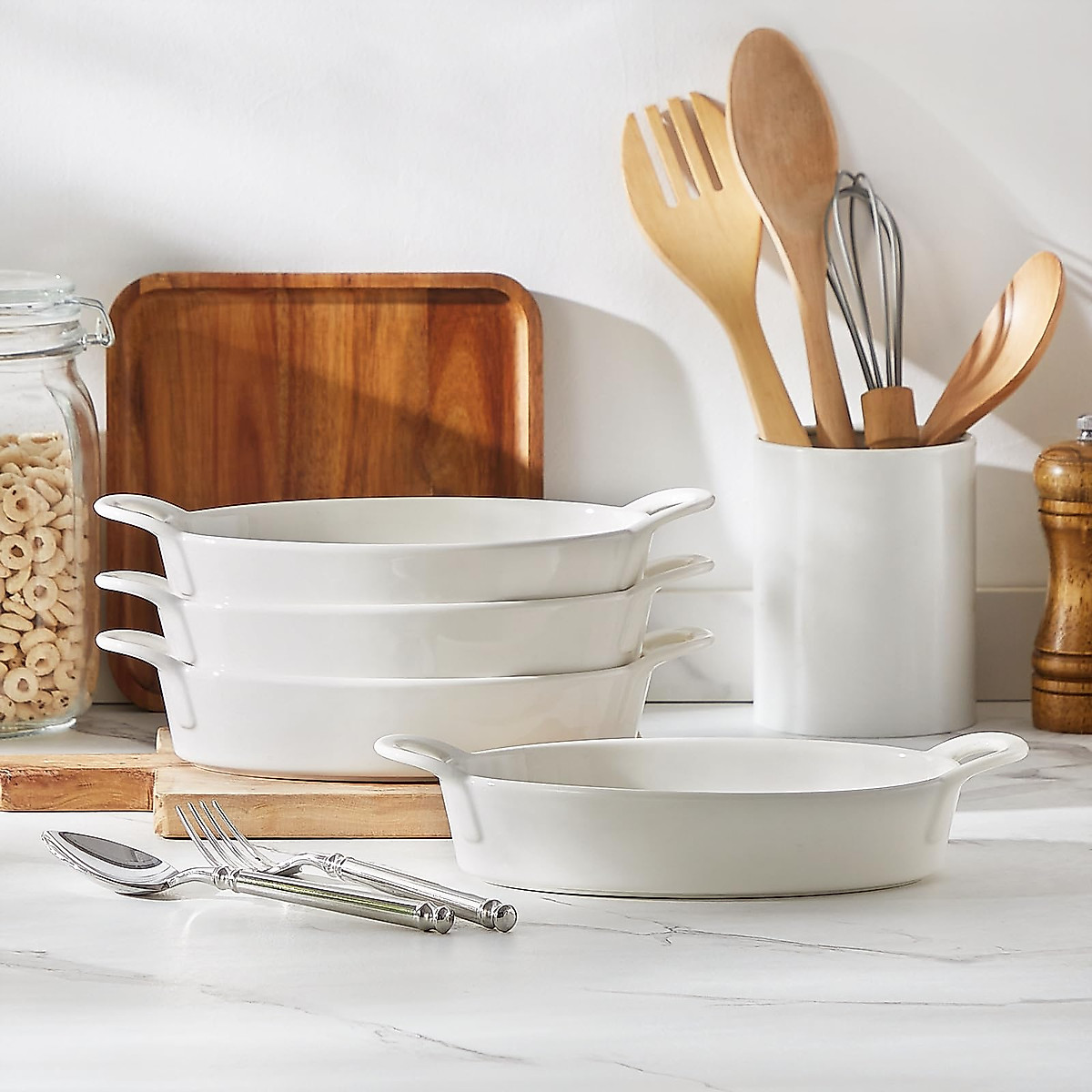 MALACASA Oval Au Gratin Baking Dish, 22 oz Casserole Dishes for Oven Safe, Ceramic Mini Baking Pan with Handles, Set of 4 Small Au Gratin Pans for Roasting, Lasagna, Pie, Baking Meat & Vegetables, White