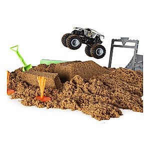 Monster Jam, Soldier Fortune Monster Dirt Deluxe Set, Featuring 16oz of Monster Dirt and Official 1:64 Scale Die-Cast Truck
