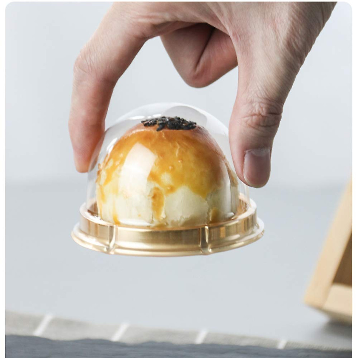 EchoDone 50 Set Clear Plastic Mini Cupcake Boxes Muffin Pod Dome Muffin Single Container Box Wedding Birthday Gifts Boxes Supplies (Silver)