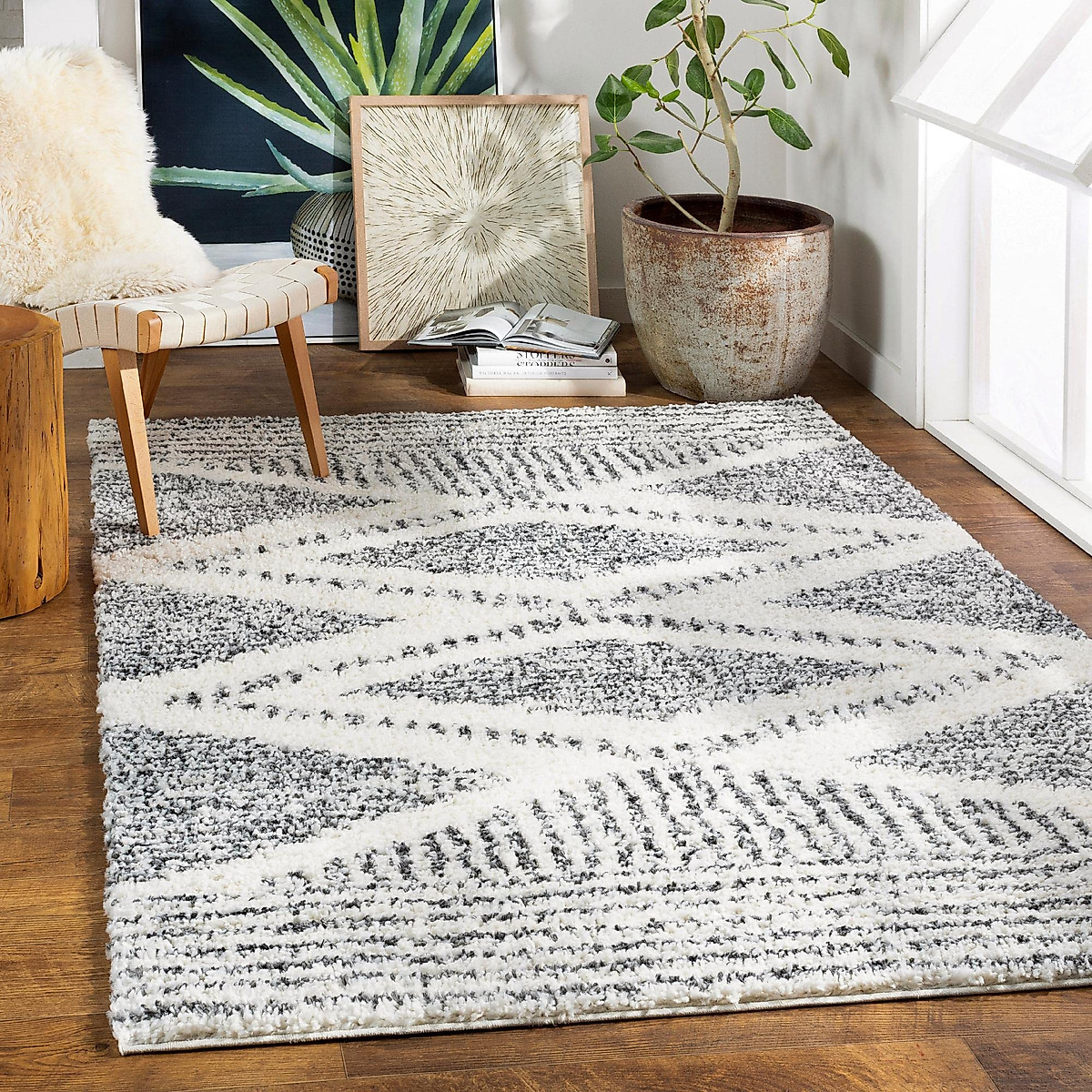Mark&Day Area Rugs, 5x7 Gever Global Shag Charcoal Area Rug, Grey Cream White Carpet for Living Room, Bedroom or Kitchen (5'3" x 7'3")