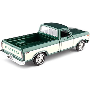 Motormax 1:24 1979 Ford F-150 Pickup Truck