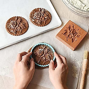Wooden Cookie Biscuit Mold Baking Embossing Cookies Stamp Mold Cutter Funny 3D Baking Mold Embossing Craft Decorating Suitable for Festival Wedding Party Kitchen DIY Baking Tools