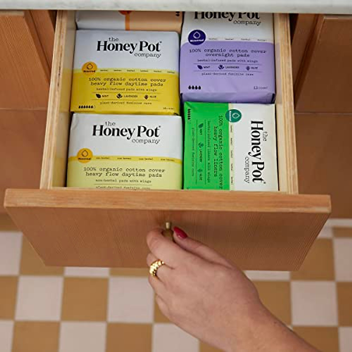 The Honey Pot Company - Daytime Heavy Flow Pads with Wings - Organic Pads for Women - Herbal Infused w/Essential Oils for Cooling Effect, Cotton Cover, & Ultra-Absorbent Pulp Core -16ct