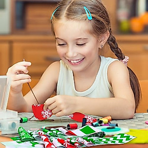 Ganeen 100 Pcs Christmas Fabric Patchwork Roll Quilting Fabric Roll up Fabric Quilting Strips, 2.55 Inch Candy Elements Roll up Fabric Patchwork Fabric for Xmas Sewing DIY Crafts