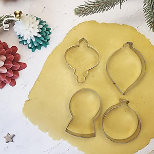 Q-BAKER Christmas Ornaments Cookie Cutters, 4PCS Stainless Steel Snow Globe,Round Ornament,Teardrop Bauble, Finial Shapes with Decorating Instructions
