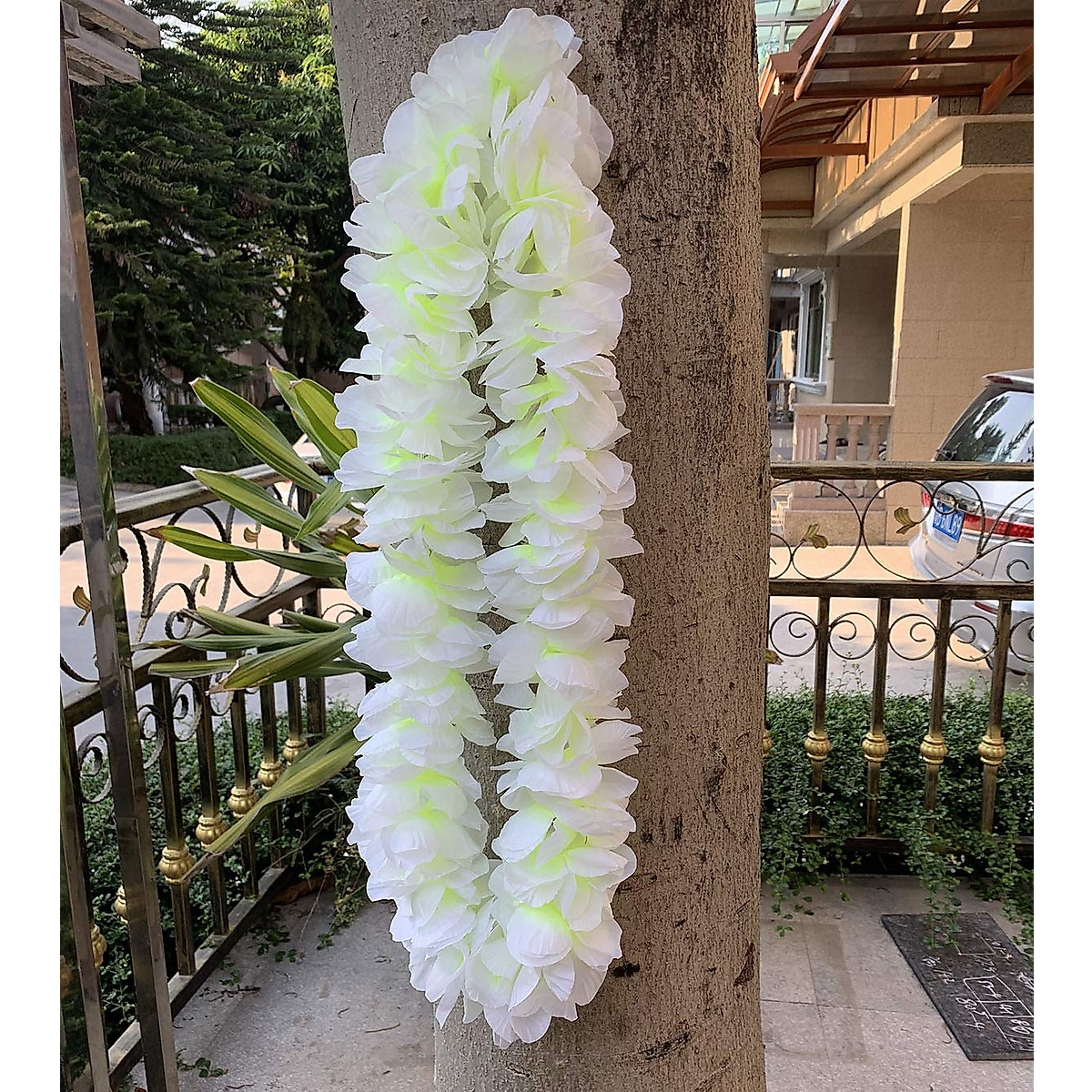 4 Pcs White Hawaiian Leis with Green Leaves for Graduation Party, Dance Party, Photo Prop in Outdoors (White)
