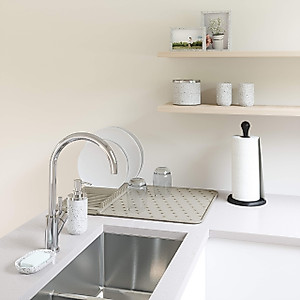 Umbra Tug One-Handed Tear Modern Paper Towel Holder, Black