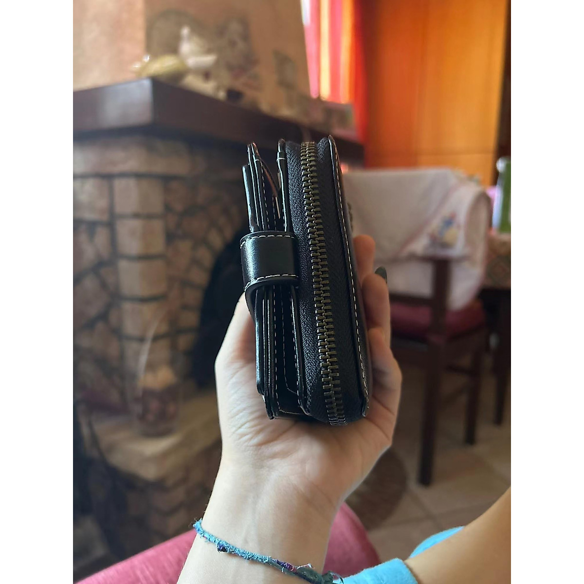 GGOOB Small Wallet for Women Zip Bifold Vintage Wallet Goth Purse Mini Leather Cash Wallets with Zipper Coin Pocket (Black,Small)