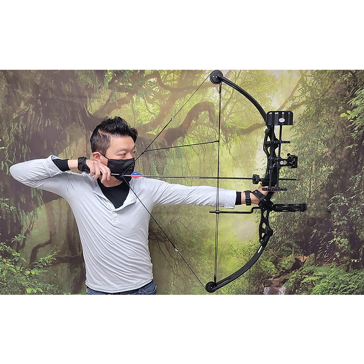 Siege 55 lb Compound Bow w/ 5-Spot Paper Target (Black w/Accessories)