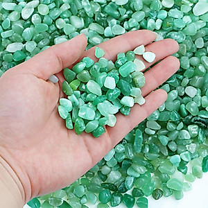 Twdrer 2lb/950g Small Natural Green Aventurine Tumbled Chips Crushed Stone Irregular Shaped Quartz Rock Healing Reiki Crystal Gemstone for Jewelry Making Garden Aquarium Vase Plant Decoration(Green)