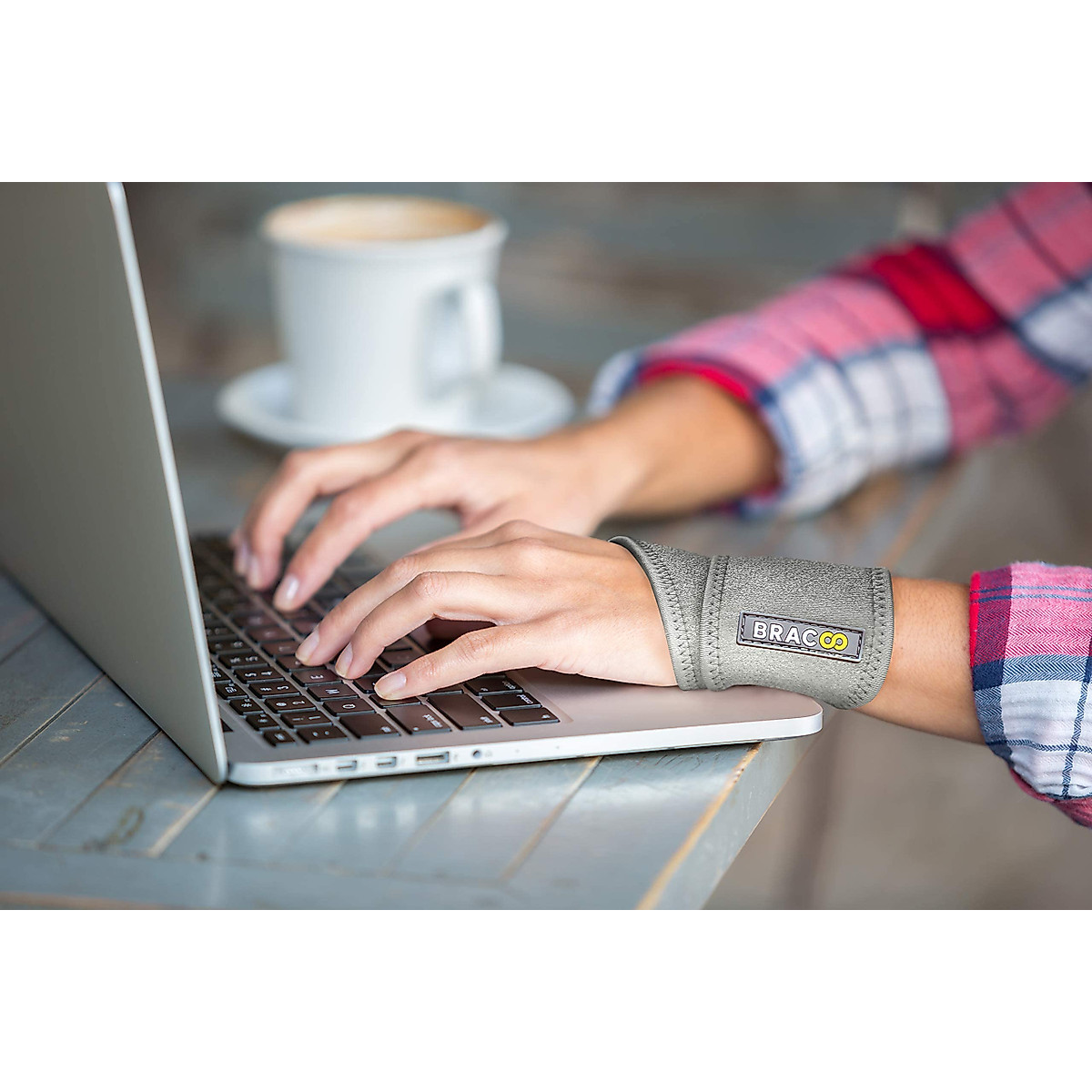 Bracoo Wrist Compression Wrap Brace for Carpal Tunnel, Adjustable Support Strap bands,Weightlifting, Fitness, Tendonitis, Arthritis, Joint Pain Relief, Wrist Tendonitis, Right & Left Hand, WS10