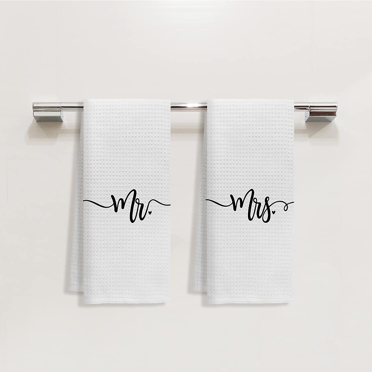 Voatok Mr. & Mrs.Minimalist White Bath Towel, Couples Gifts Set of 2 Decorative Towels,Gifts for Husband Wife Newlyweds