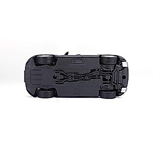 Bburago Porsche Macan Diecast Vehicle (Colors May Vary/1:24 Scale)