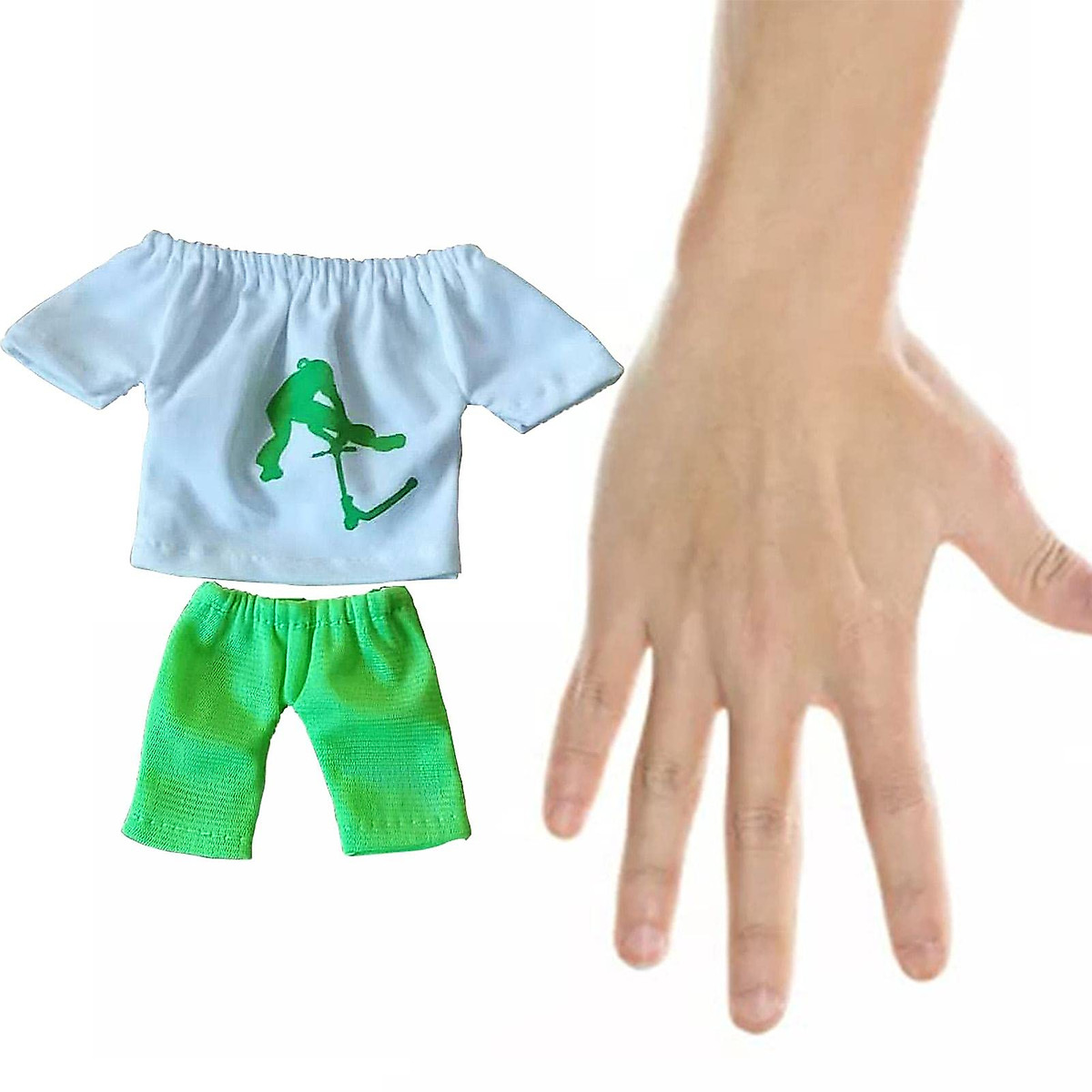 Chenfly Mini Finger Clothes for Fingerboarding - Mini Fingertip Movement Party Favors Interactive Toys for Kids Children Boys Girls - Pants T-Shirt Set for Scooter Skateboards Accessories, Green