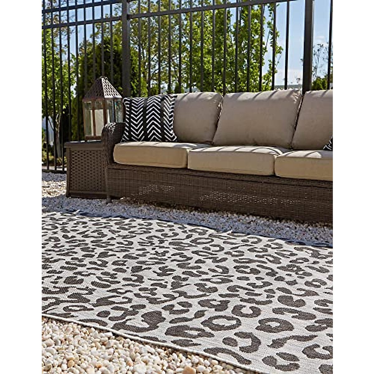 Unique Loom Outdoor Safari Collection Transitional Indoor & Outdoor Wildlife Inspired Animal Print with Leopard Design Area Rug, 4 x 6 ft, Black/Light Gray