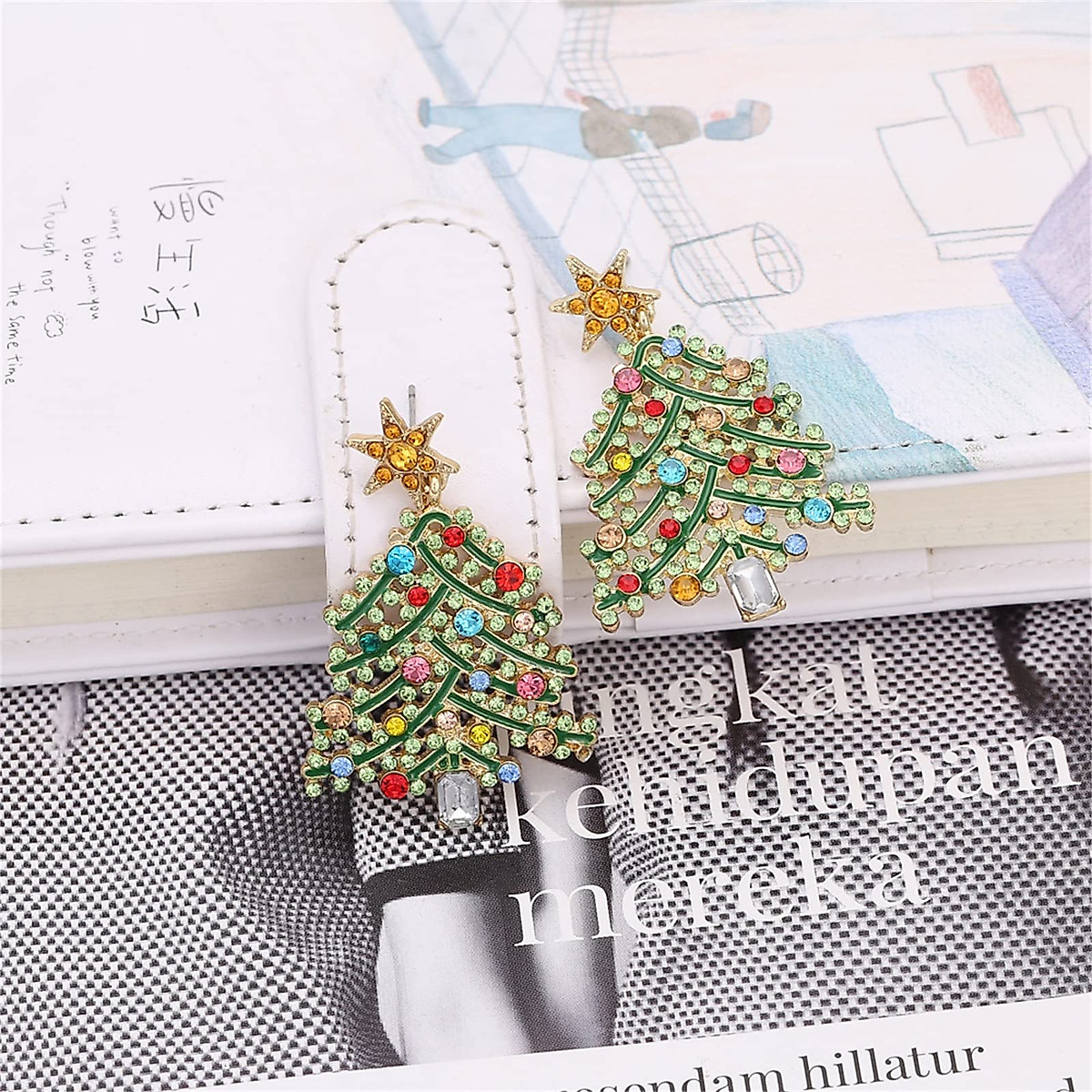 Sparkling Stars Christmas Tree Rhinestone Beads Inlaid Dangle Earrings Charming Colorful Crystal Beaded Xmas Tree Star Drop Earrings for Women Girls Xmas Birthday Party Exquisite Jewelry Gift (A)
