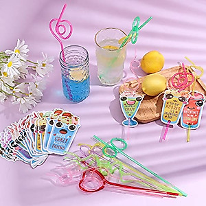 32pcs Valentines Day Straws for Kids, Valentine's Day Crazy Twisty Straws with Cards Reusable Drinking Colorful Straws Valentine Exchange Gifts Prizes for Boys Girls Classroom School Party Favors