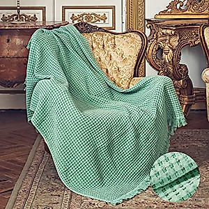 Amélie Home 100% Cotton Waffle Knit Throw Blanket, Soft Lightweight Blanket with Tassels, Decorative Breathable Textured Throw Blankets for Couch Bed Sofa, 50x60, Green