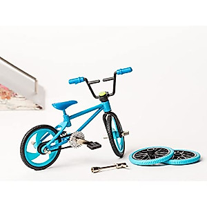 Grip and Tricks - Blue Finger BMX Freestyle with 2 Extra Toy Bike Wheels and 1 Finger Bikes Tool - Pack 1 Finger Toy for Kids 6+ Years Old