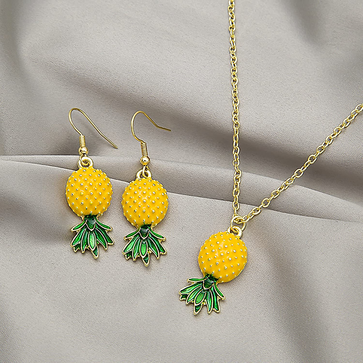 Tropical 2pcs Yellow Ruit Green Leaf Pineapple Earings Pendant Necklace Suit for Women Fashion Dangle Earings Jewellery