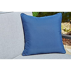 Signature Design by Ashley Fynnegan Outdoor Loveseat with Table, Gray