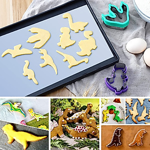 MUYIYAMEI 8pcs Dinosaur Cookie Cutter Set - Stainless steel Sandwich Cookie Food Cutter Molds, Kitchen Baking, Cookies, Sandwiches, Children's Dinosaur Themed Birthday Party.