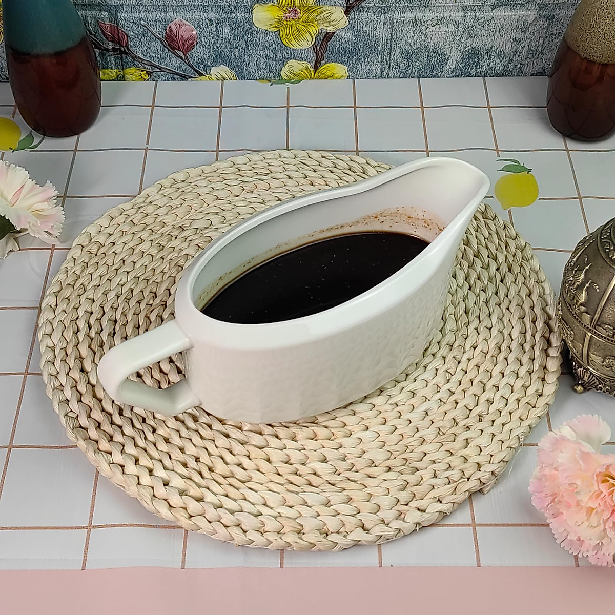 Cobata 24oz Large Capacity Gravy Boat - Upgrade Premium White Sauce Boat - Elegant Pouring Spout - Perfect for Serving Gravy, Sauces, Dressings - Dishwasher Safe