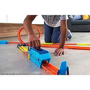 Hot Wheels Track Builder Unlimited Slide & Launch Pack for Kids 6 Years & Older with a 1:64 Scale Hot Wheels Vehicle, Moveable Kicker Booster & 3 Track Pieces that Connect to Other Sets